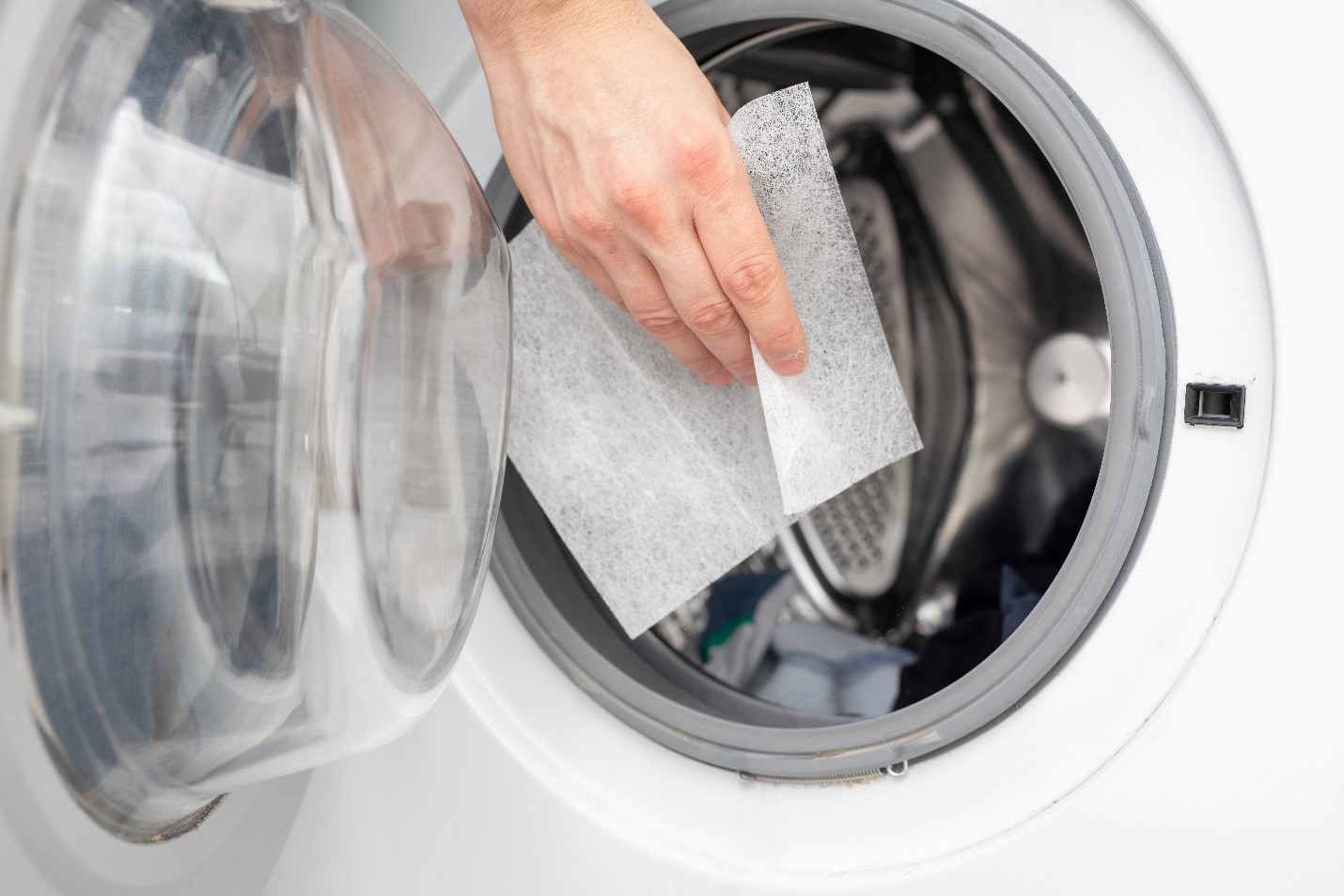 What is Fabric Softener & When to Use It | ARM & HAMMER™ Laundry