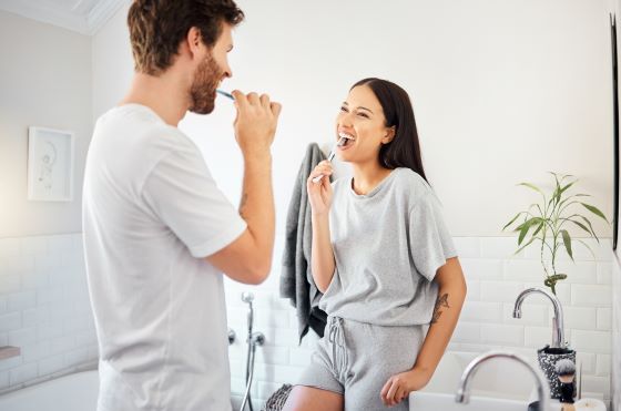 Step-by-Step Guide for How to Brush Your Teeth | ARM & HAMMER™
